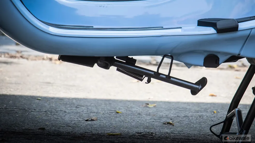 Vespa VXL 150 Center Stand Image – BikeWale