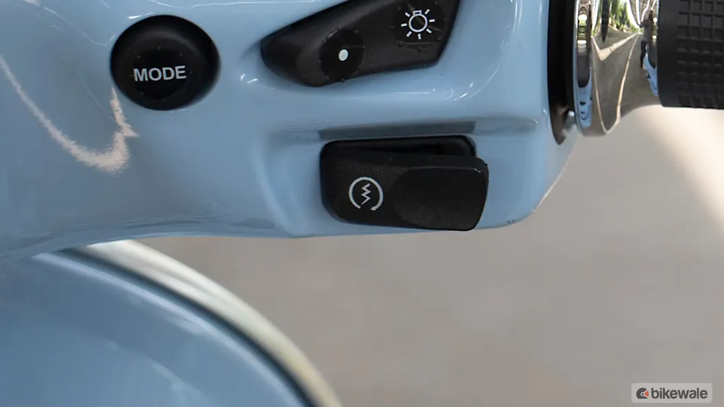 Vespa VXL 150 Head Light On/Off Switch Image – BikeWale
