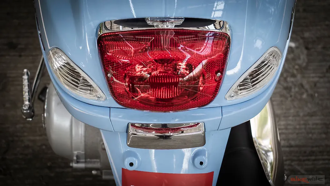 Vespa VXL 150 Tail Light Image – BikeWale