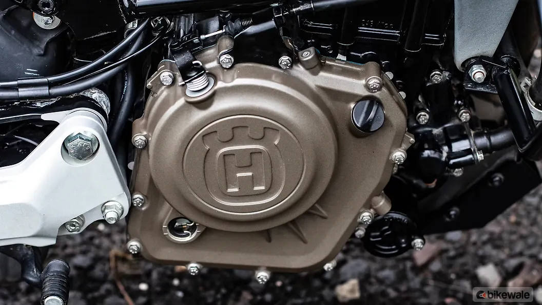 Husqvarna Svartpilen 250 Front Footpeg Image – BikeWale