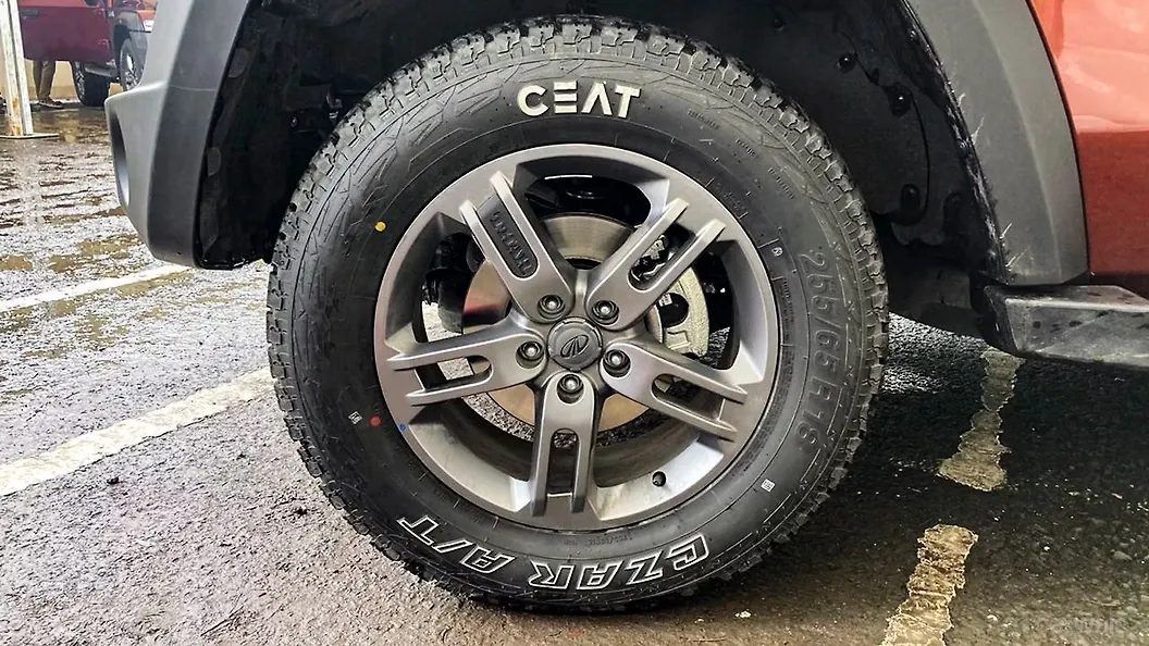 Thar Wheel Image, Thar Photos in India - CarWale