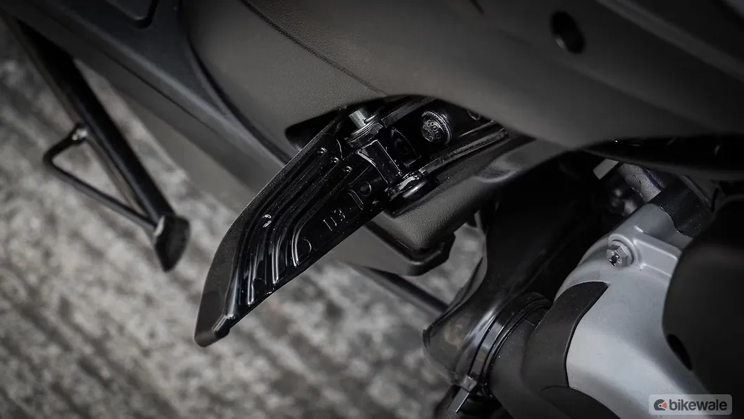 Aprilia Storm 125 Side Stand Image – BikeWale