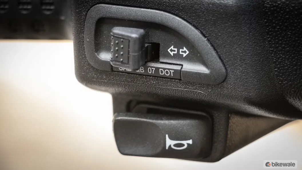 Aprilia Storm 125 High Beam Low Beam Switch Image – BikeWale
