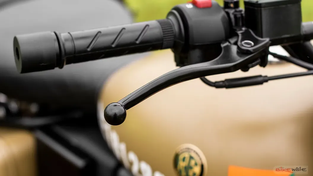 Royal Enfield Classic 350 [2020] Front Brake Lever Image – BikeWale