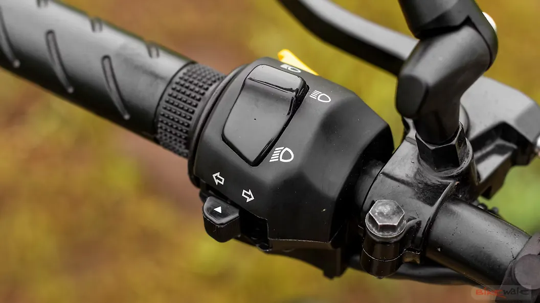 Royal Enfield Classic 350 [2020] Handle Bar Image – BikeWale