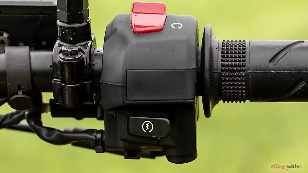 Royal Enfield Classic 350 [2020] High Beam Low Beam Switch Image – BikeWale