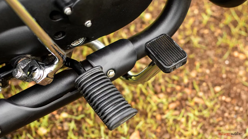 Royal Enfield Classic 350 [2020] Front Brake Lever Image – BikeWale