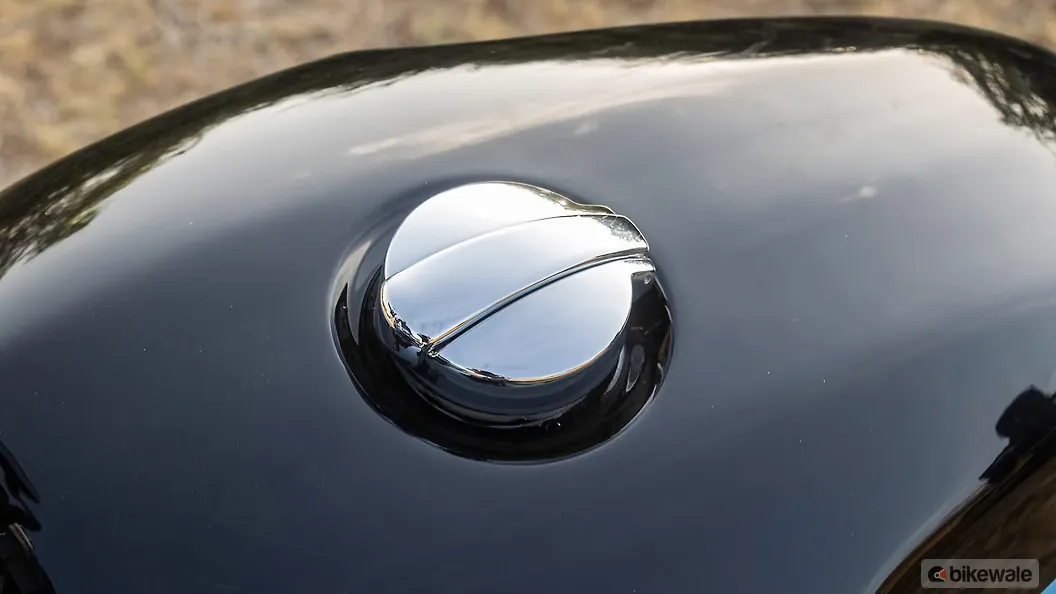 Royal Enfield Continental GT 650 Branding/Fuel Tank Decal Image – BikeWale