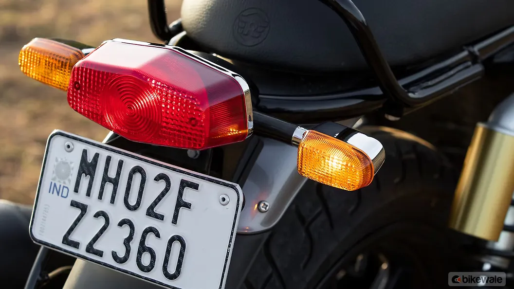 Royal Enfield Interceptor 650 Rear Reflex Reflector Image – BikeWale