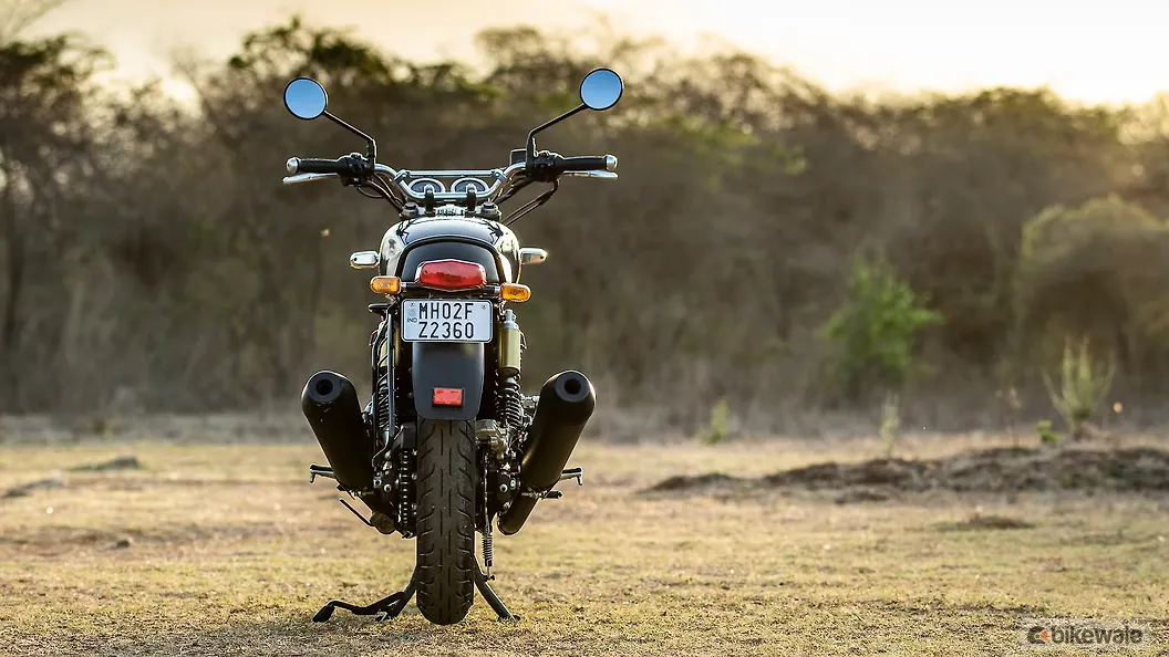 Royal Enfield Interceptor 650 Rear View Image – BikeWale