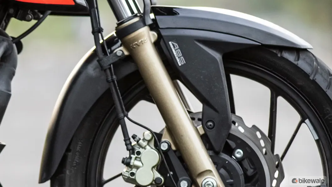 TVS Apache RTR 200 4V Front Turn Indicators Image – BikeWale