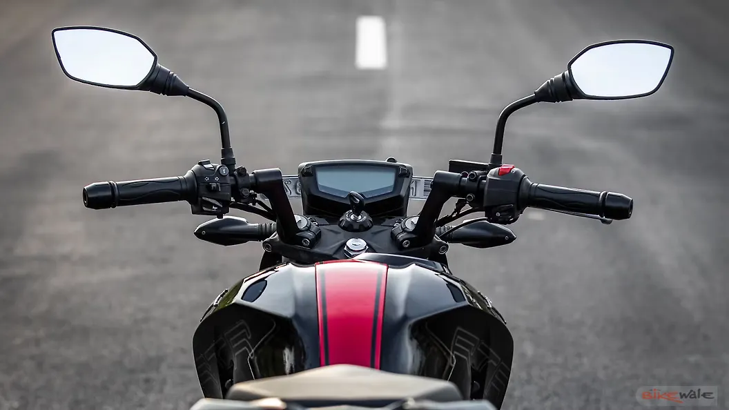 TVS Apache RTR 200 4V Left Side Multifunction Switchgear Image – BikeWale