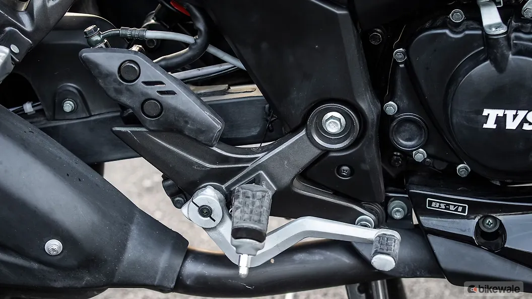 TVS Apache RTR 200 4V Pillion Footrest Image – BikeWale