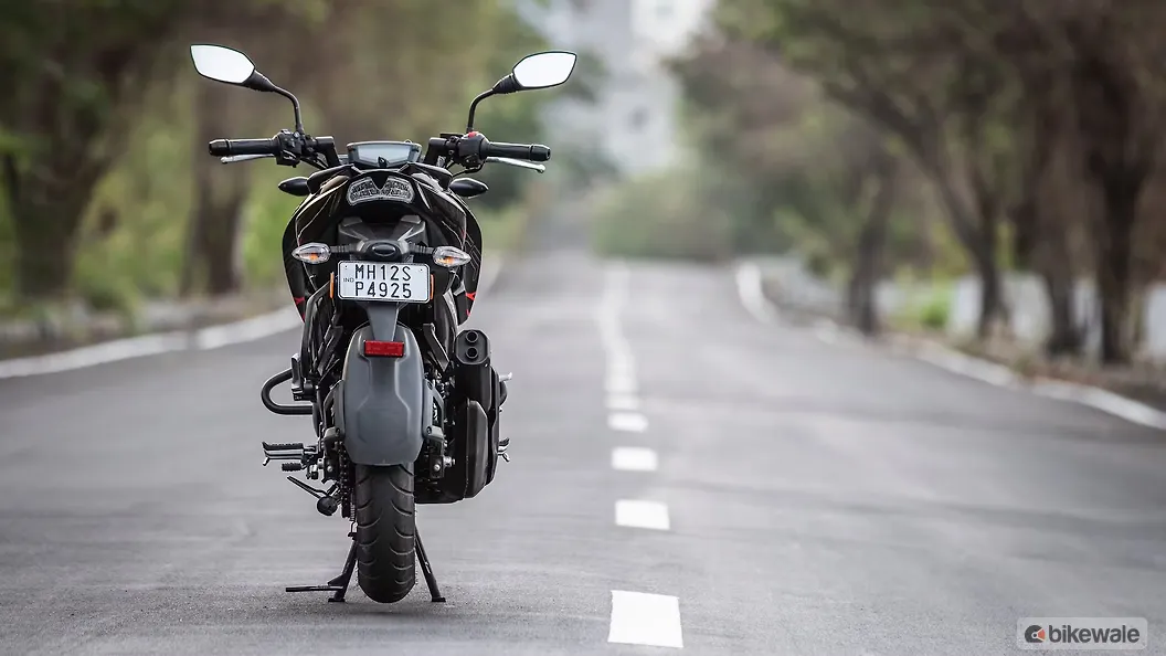 TVS Apache RTR 200 4V Left Rear Three Quarter Image – BikeWale