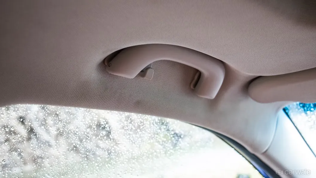 Hector Plus [2020-2023] Big Grab Handles at A-Pillars Image, Hector ...