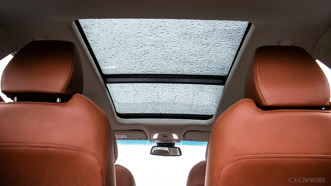 Hector Plus Roof Mounted Controls/Sunroof & Cabin Light Controls Image ...