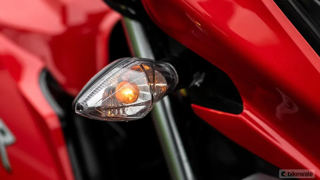 Hero Glamour Side Indicators Image – BikeWale