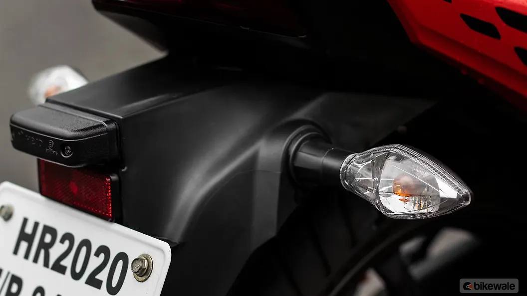 Hero Glamour Side Indicators Image – BikeWale