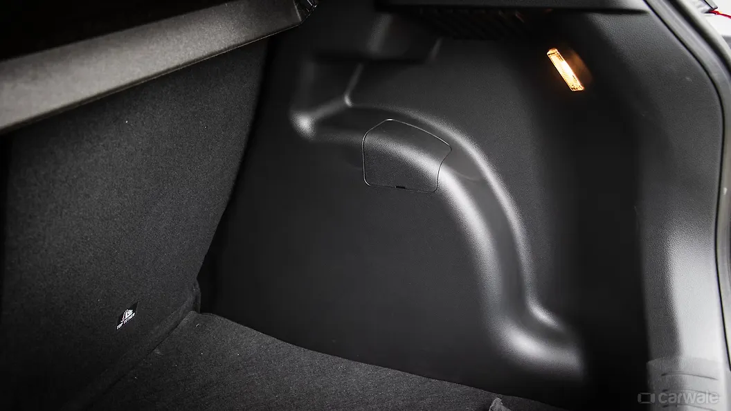 Venue [2019-2022] Boot Light Image, Venue [2019-2022] Photos in India ...