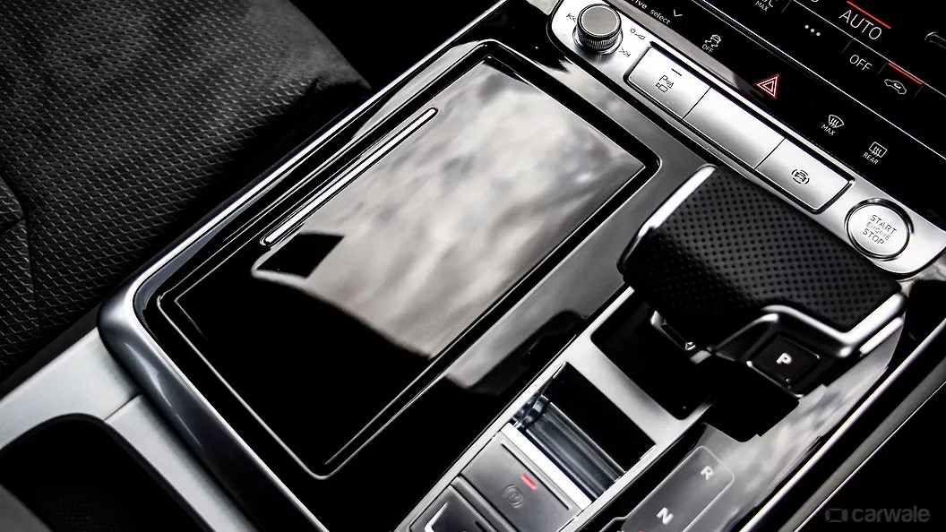 Q8 Center Console/Centre Console Storage Image, Q8 Photos in India ...