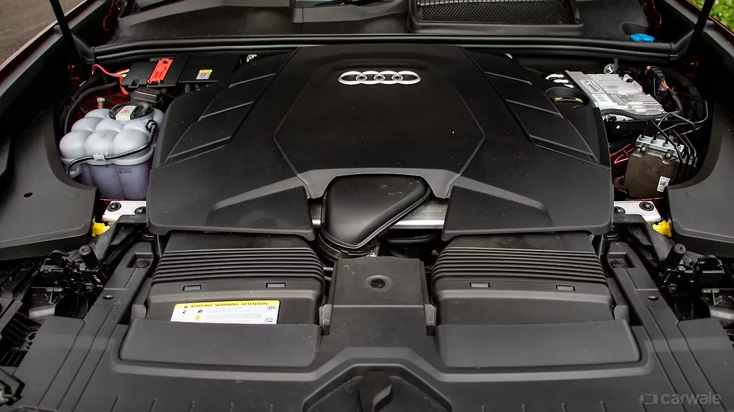 Q8 Engine Shot Image, Q8 Photos in India - CarWale