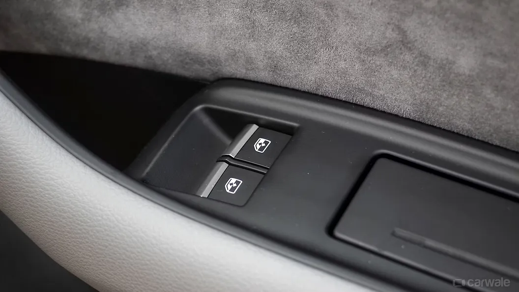 Q8 Front Driver Power Window Switches Image, Q8 Photos in India - CarWale