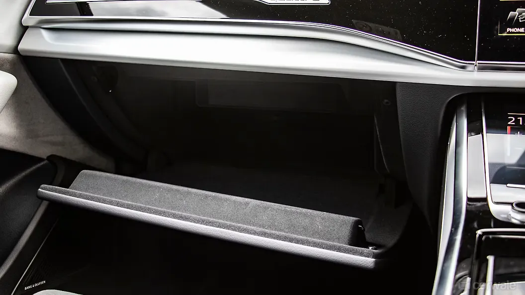 Q8 Glove Box Image, Q8 Photos in India - CarWale