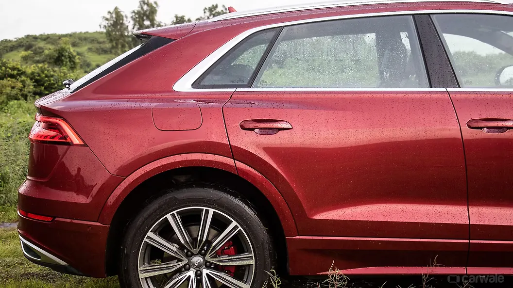 Q8 Left Side View Image, Q8 Photos in India - CarWale