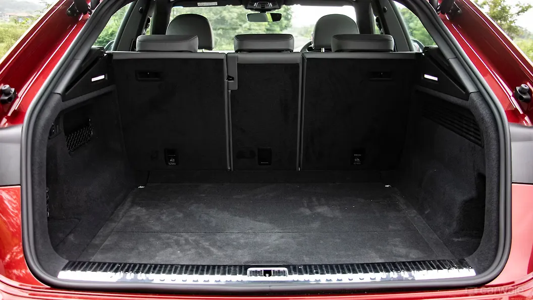 Q8 Rear Parcel Shelf/Retractable Image, Q8 Photos in India - CarWale
