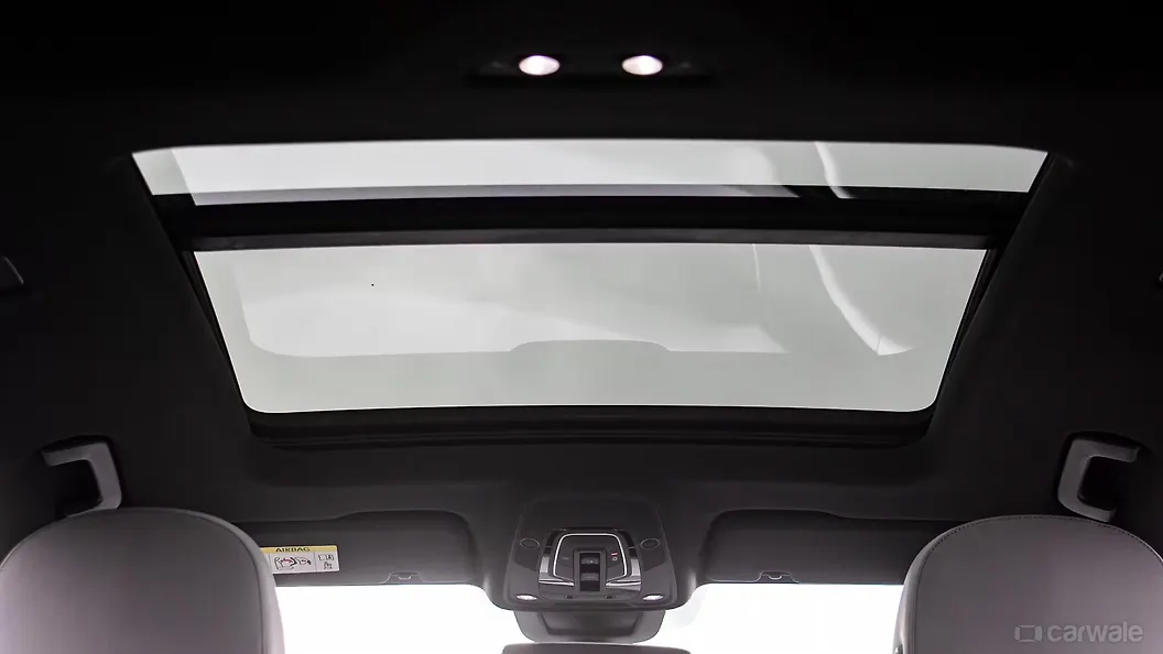 Q8 Sunroof/Moonroof Image, Q8 Photos in India - CarWale