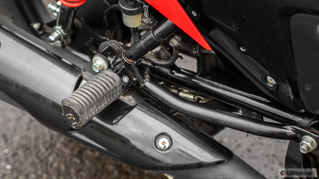 Hero Glamour Rear FootPeg Image – BikeWale