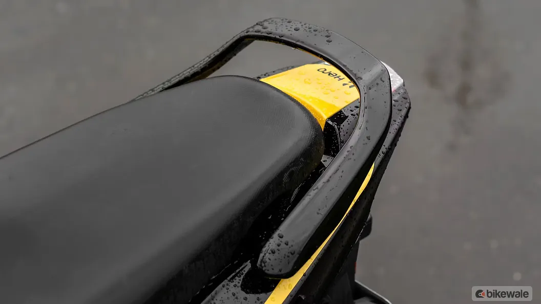 Hero Passion Pro Rear Reflex Reflector Image – BikeWale