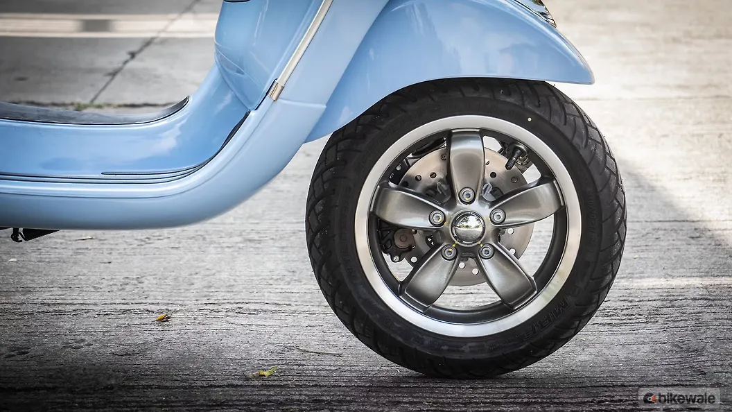 Vespa SXL 150 Rear Wheel & Tyre Image – BikeWale