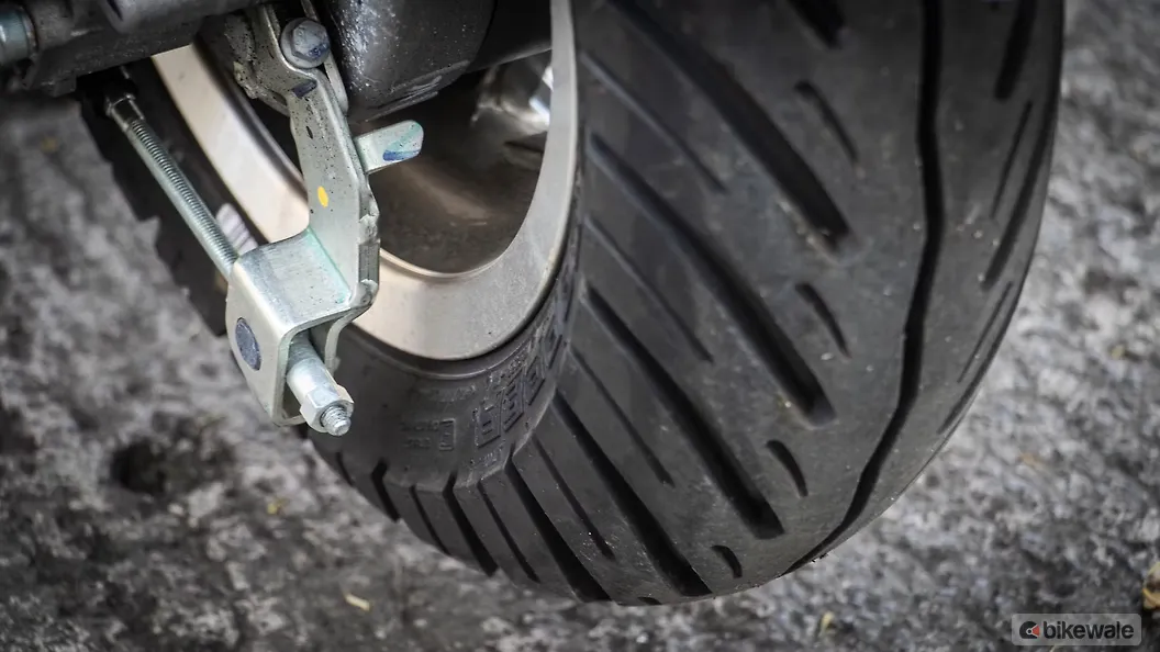 Vespa SXL 150 Rear Wheel & Tyre Image – BikeWale