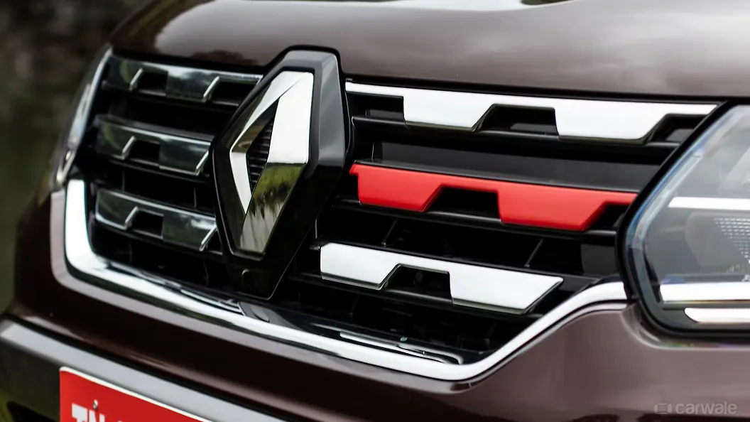 Duster Front Logo Image, Duster Photos in India - CarWale