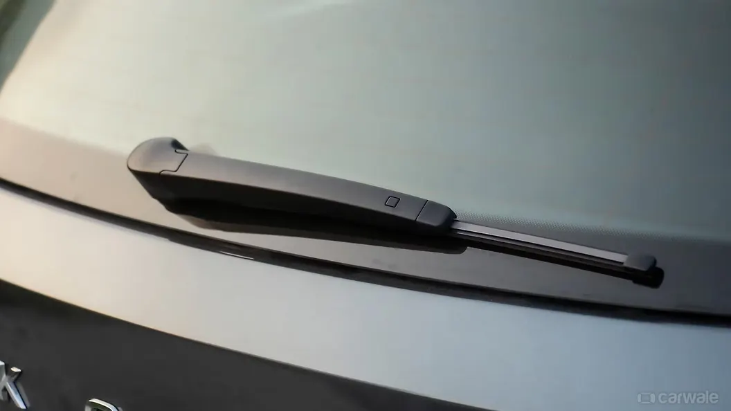 Karoq Wiper Stalk Image, Karoq Photos in India - CarWale