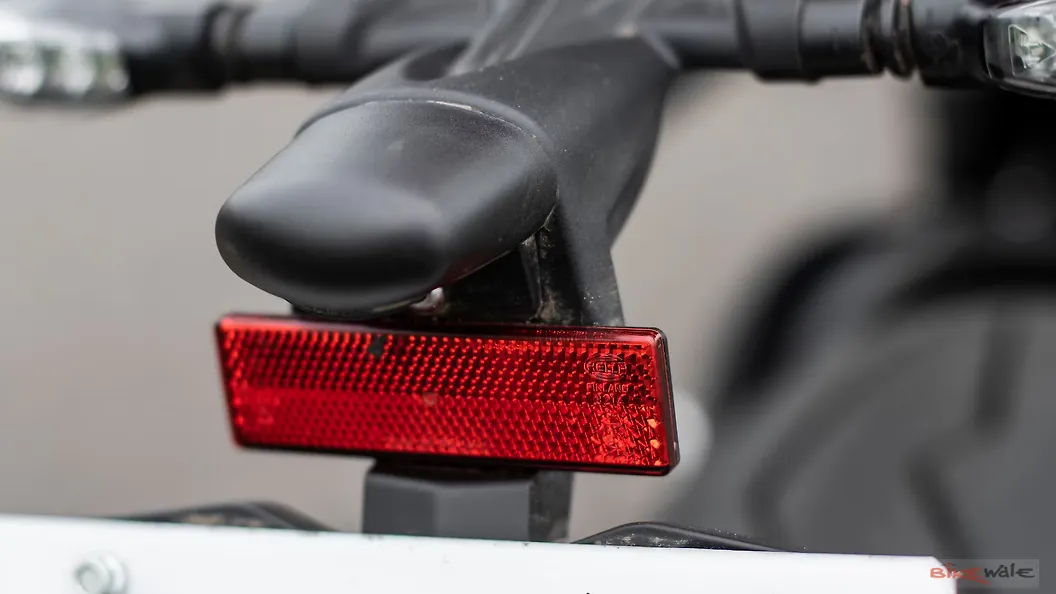 Triumph Street Triple R Rear Reflex Reflector Image – BikeWale