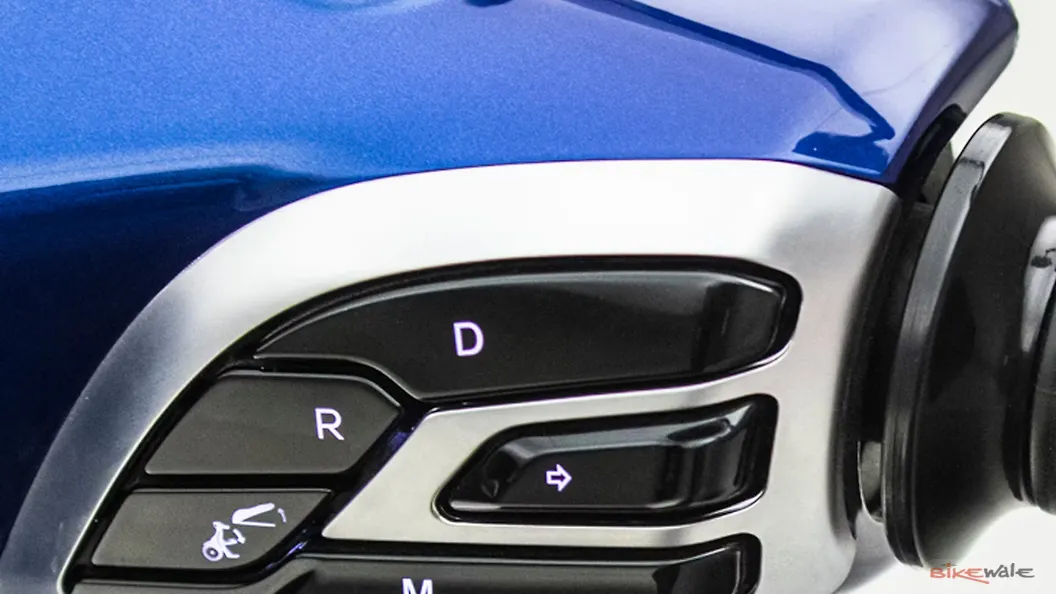 Bajaj Chetak Reverse Mode Switch Image – BikeWale