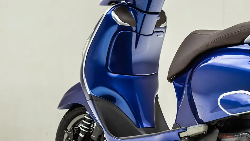 Bajaj Chetak Front Inner Cover Image – BikeWale