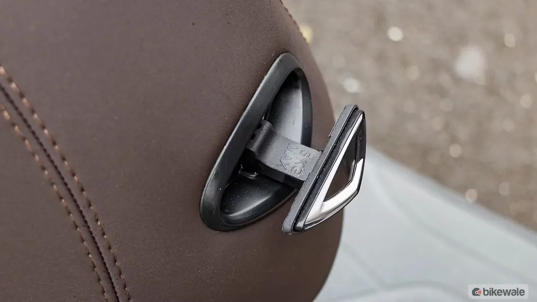 Bajaj Chetak Front Luggage Hook Image – BikeWale