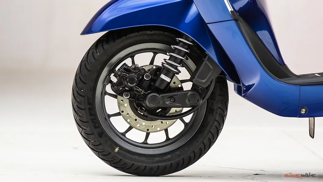 Bajaj Chetak Front Fender Image – BikeWale