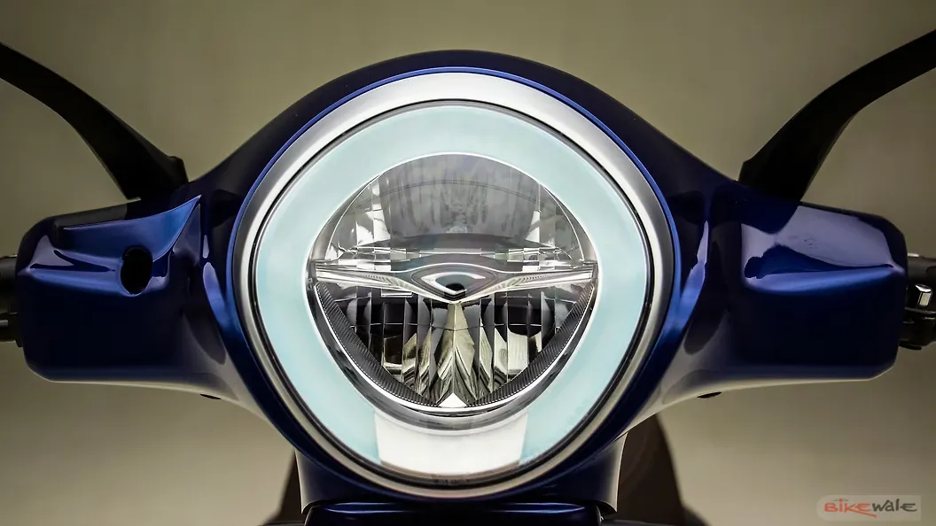 Bajaj Chetak Head Light Image – BikeWale