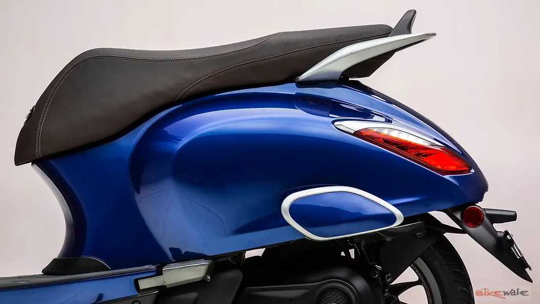 Bajaj Chetak Right Side Body Panel Image – BikeWale