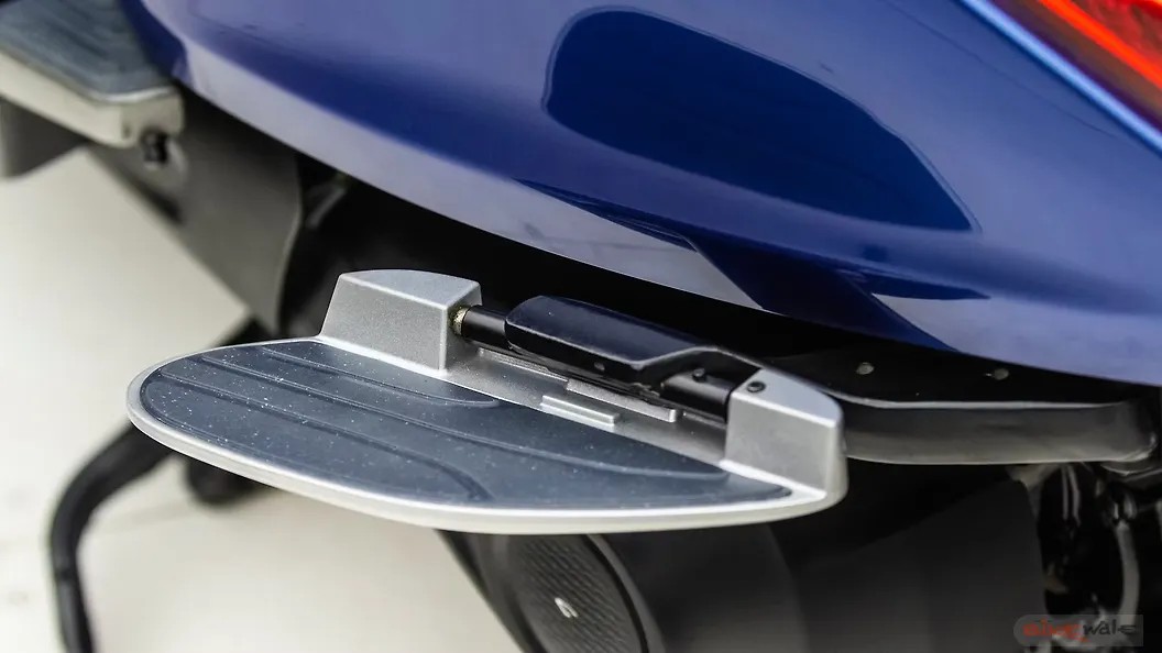 Bajaj Chetak Center Stand Image – BikeWale