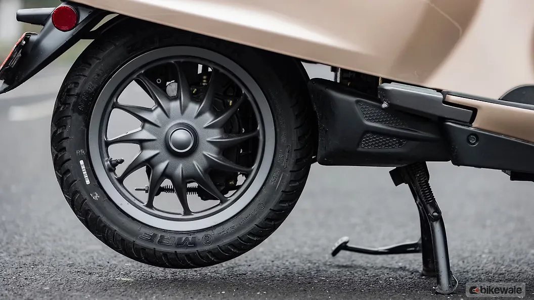 Bajaj Chetak Rear Fender Image – BikeWale