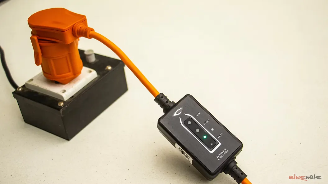 Bajaj Chetak Scooter Portable Charger Image – BikeWale