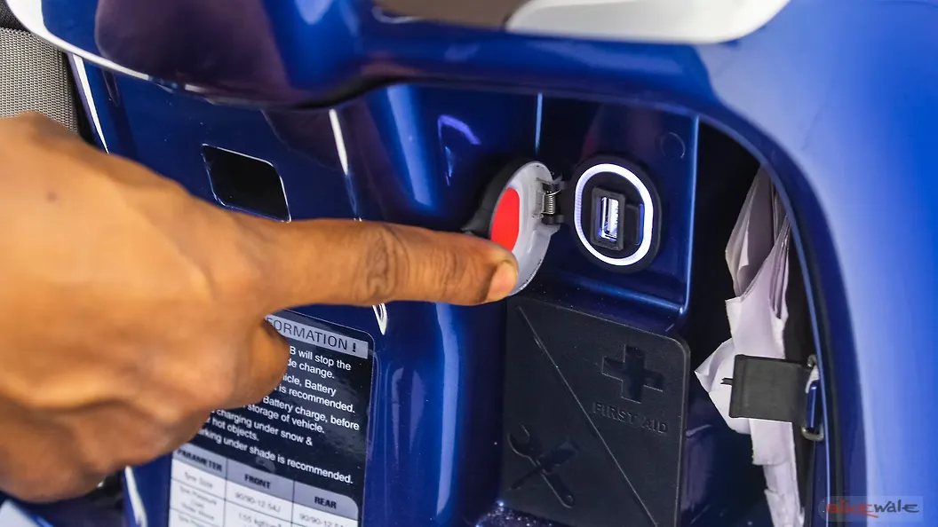 Bajaj Chetak Glove Box Image – BikeWale