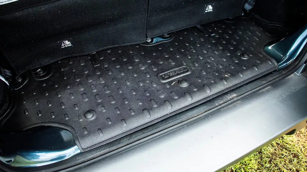 Thar Bootspace Image, Thar Photos in India - CarWale