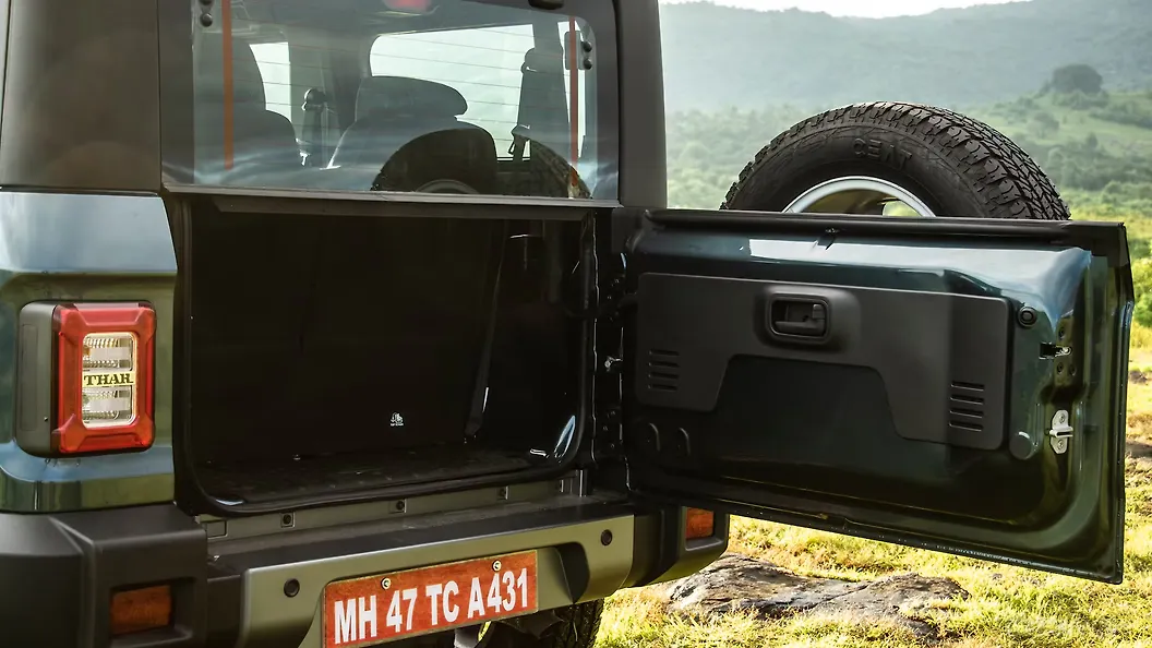 Thar Rear Door Image, Thar Photos in India - CarWale