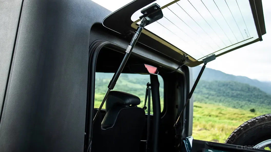 Thar Rear Windshield/Windscreen Image, Thar Photos in India - CarWale